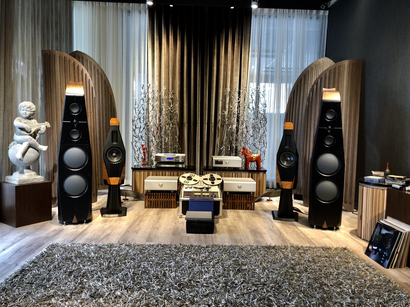 The Audio Artist of Taiwan, Lawrence Audio - Analogue Fellowship